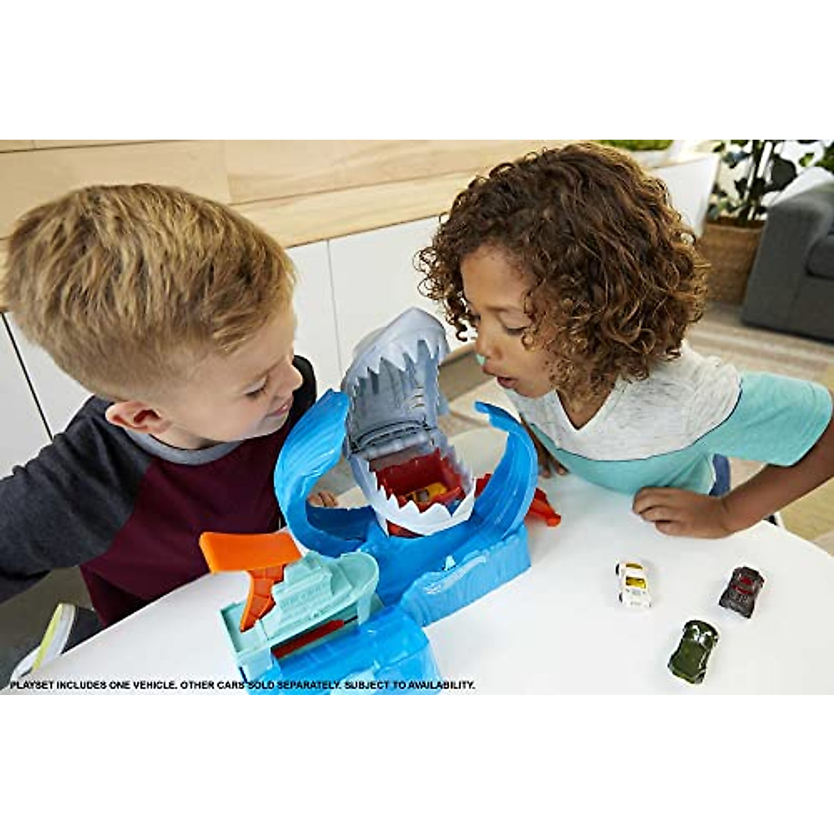 Hot Wheels Set of 5 Color Shifters Cars or Trucks in 1:64 Scale, Color Change Toy Vehicles (Styles May Vary) (Amazon Exclusive)