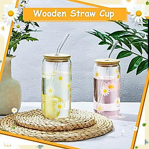 Hoolerry Daisy Flower Glass Cups with Lids and Straws 18 oz Iced Coffee Cup Drinking Glasses with Bamboo Lids Cute Flower Glass Coffee Tumbler Glasses for Home Office Kitchen (4 Pcs)