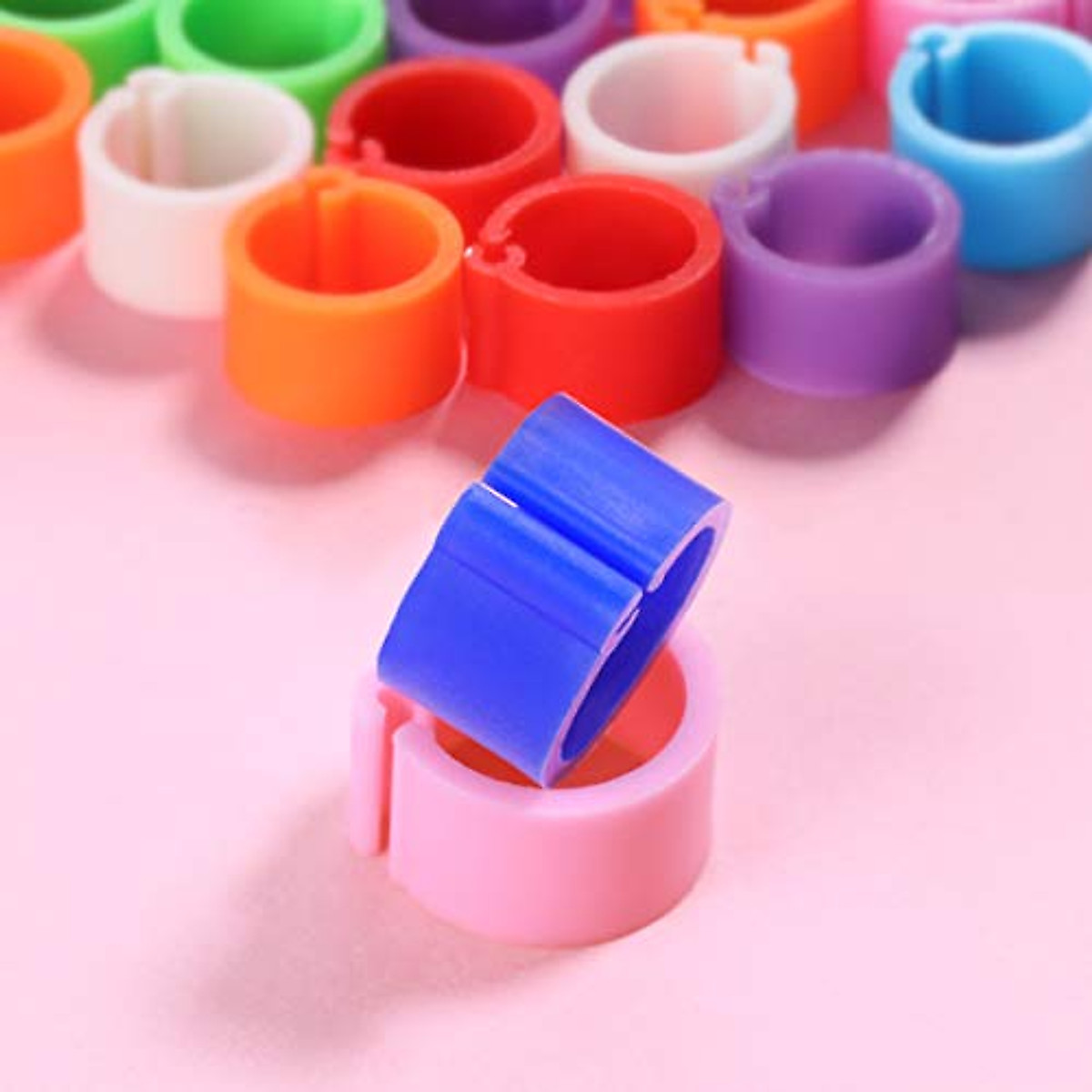 POPETPOP Parrot Toys Parrot Toys 100PCS Pigeon Foot Ring Plastic Colorful Bird Leg Rings Identification Rings for Birds Pigeons Parrots Poultry 8mm (Random Color) Bird Toy Bird Toy