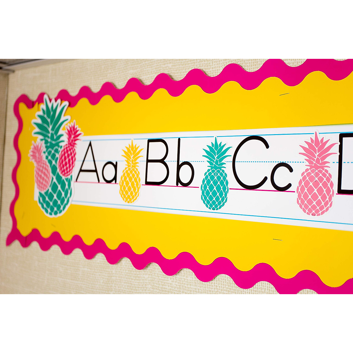 Teacher Created Resources Hot Pink Scalloped Border Trim (5582)