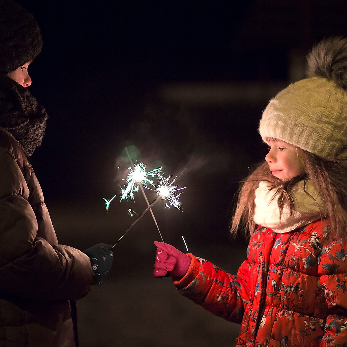 Hicarer 4 Pairs Winter Gloves for Kids Waterproof Snow Ski Gloves Warm Unisex Camouflage Clothes for Cold Weather Girls Boys Children(Dark Blue, Pink, Black, Blue,4-8 Years Old)