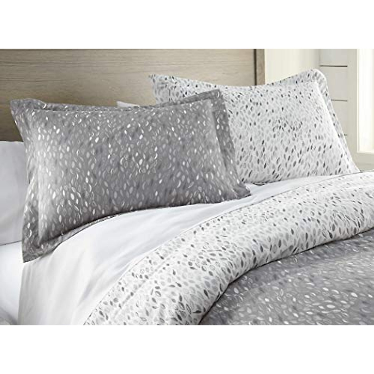 Botanical Leaves Collection - Premium Quality, Soft, Wrinkle, Fade, & Stain Resistant, Easy Care, Oversized Duvet Cover Set, King/California King, Grey