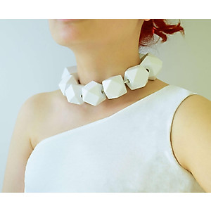 White Beaded Necklace Rock Bone Choker Chunky Costume Pebble Chokers White Statement Necklaces Bones Beads Halloween Costumes for Women Big Large Bead Cosplay Mardi Gras Accessories Carnival Short