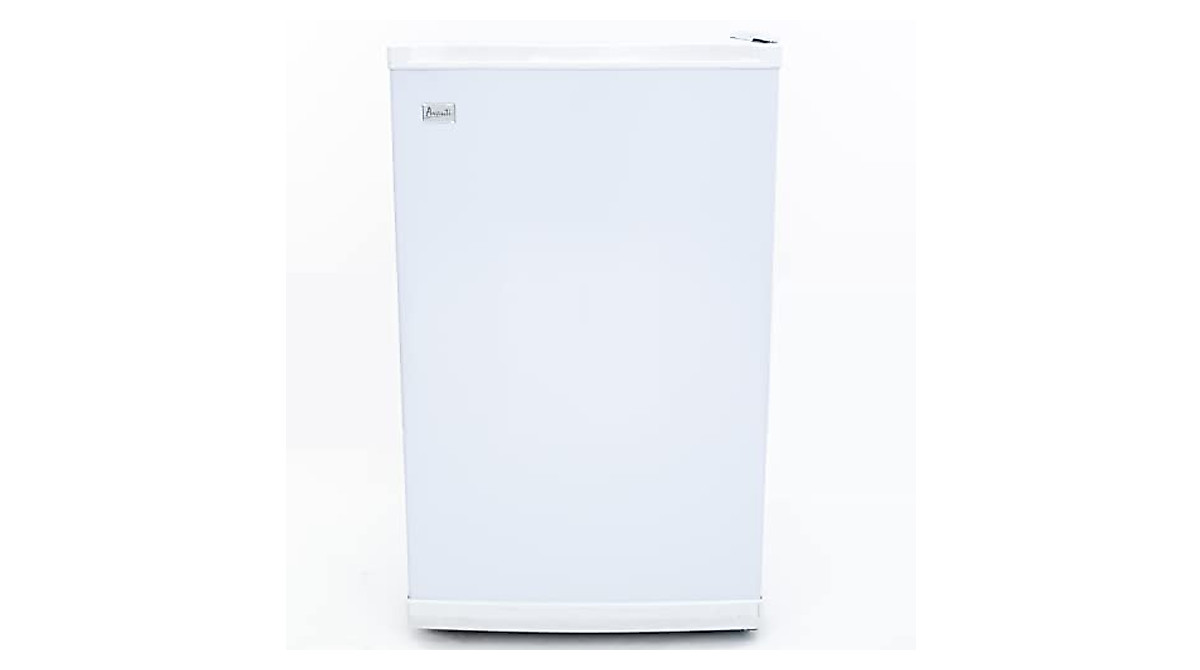 Avanti VF306 Compact Upright Freezer – Space-Saving & Reliable