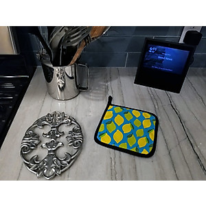 Caroline's Treasures BB5150PTHD Lemons and Limes Pair of Pot Holders Kitchen Heat Resistant Pot Holders Sets Oven Hot Pads for Cooking Baking BBQ, 7 1/2 x 7 1/2