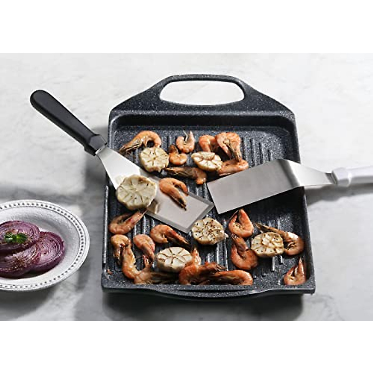 New Star Foodservice 36152 Plastic Handle Heavy Duty Hamburger Turner/Spatula with Cutting Edge, 11.5-Inch, Black