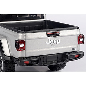 Motormax Toy 2021 Gladiator Overland (Closed Top) Pickup Truck Silver Metallic 124-127 Diecast Model Car by Motormax 79365