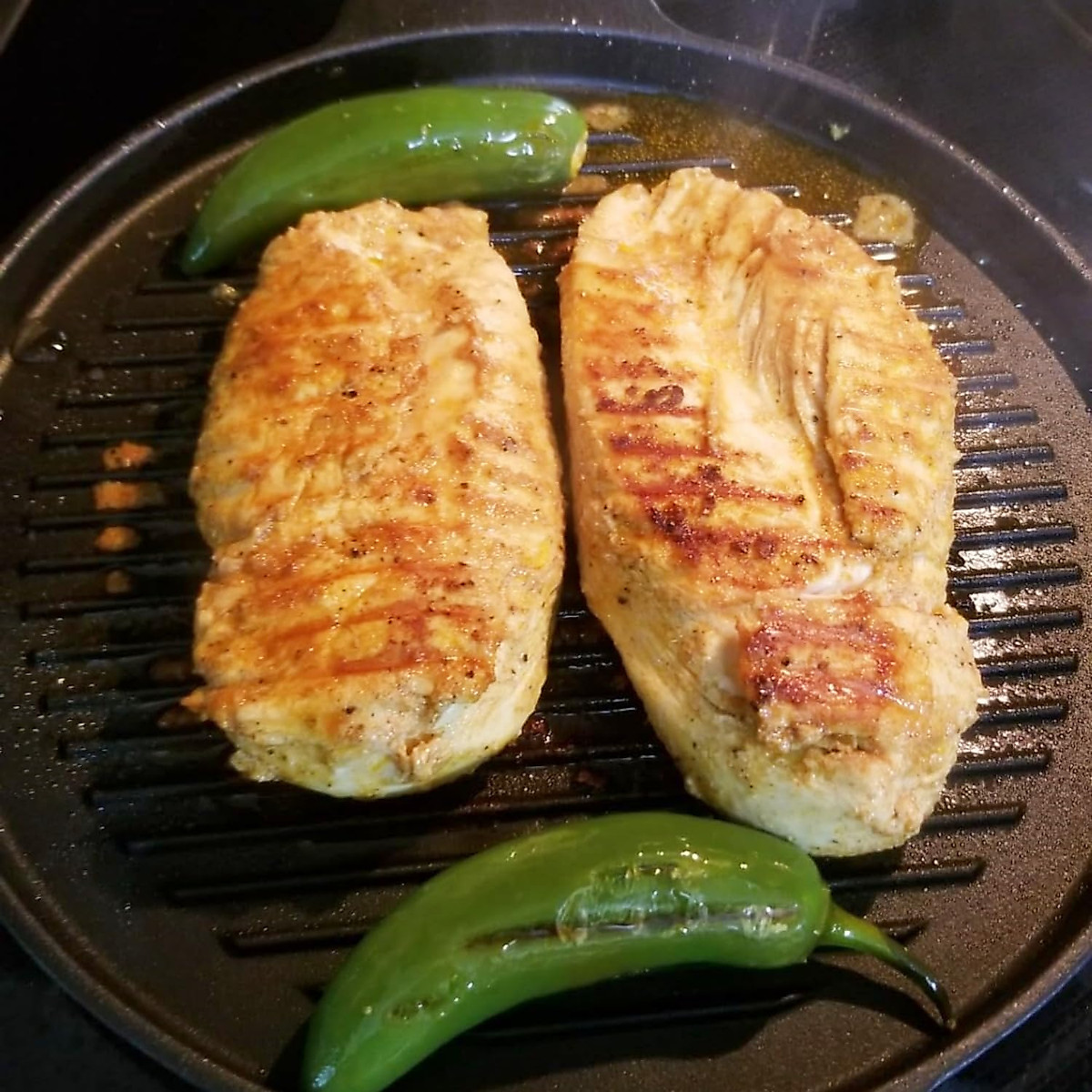 CUKOR Cast iron Grill Griddle, Grill Pan for Indoor Cooking, Stove Top Griddle for Grilling on gas grill, Round Grill Griddle for Induction Cooktop