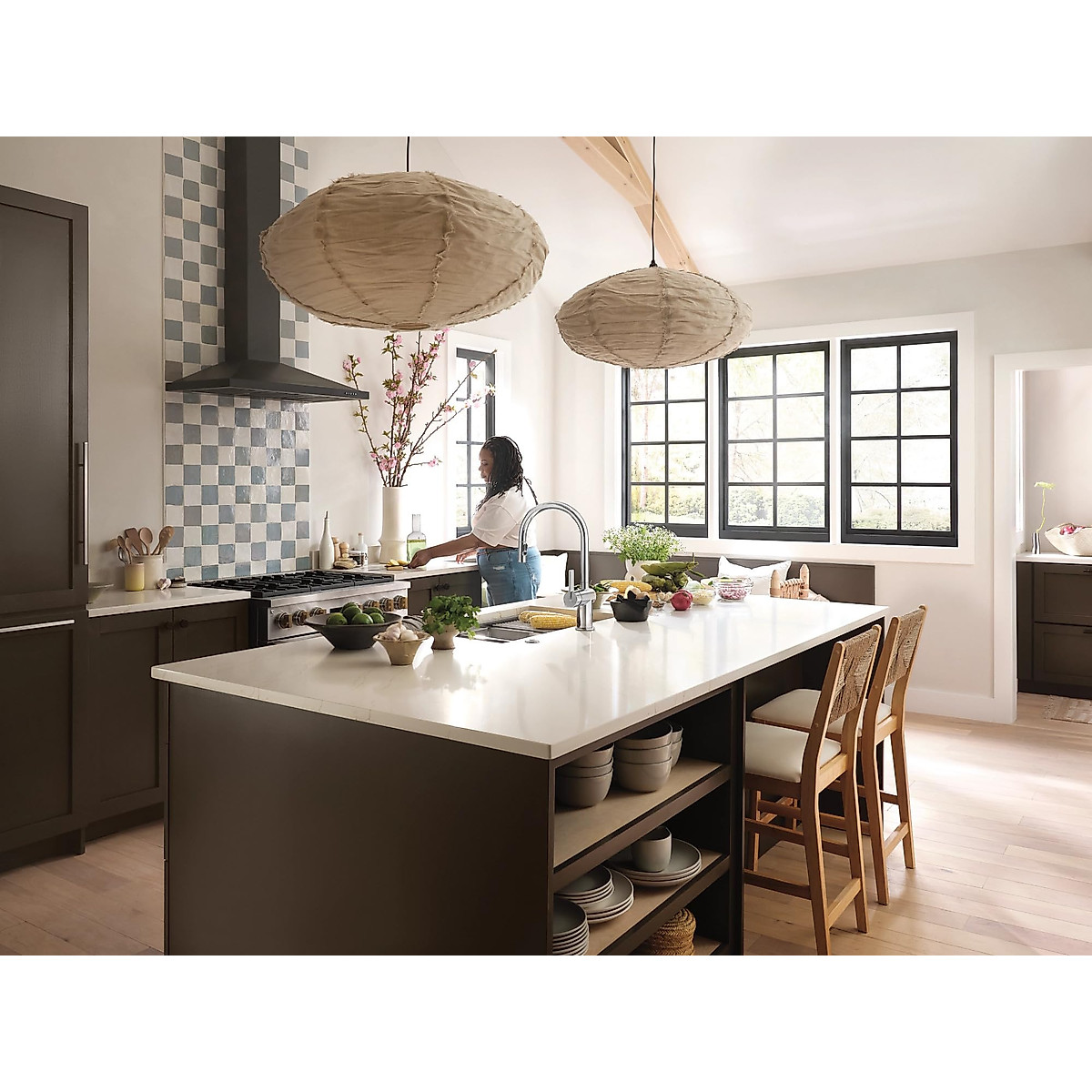 Moen 7622EVC CIA Smart Faucet Touchless Pull Down Sprayer Kitchen Faucet with Voice Control and Power Boost, Includes Optional Matte Black Accents, Chrome