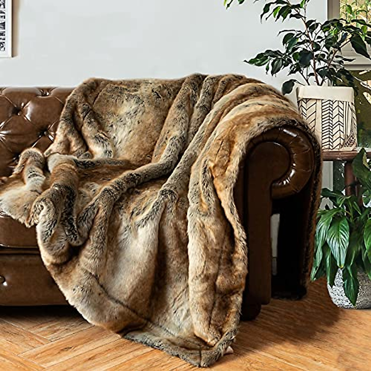 BATTILO HOME Brown Faux Fur Throw Blanket for Bed, Large Fall Fur Blanket Twin Size 60 x 80 Inches Super Soft Fuzzy Thick Warm Fur Throw Blankets for Couch, Reversible to Plush Velvet