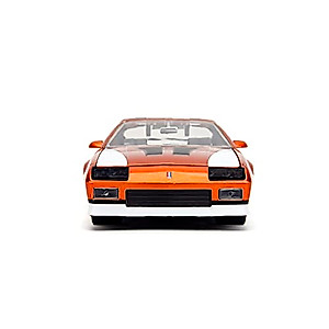 Jada Toys Cheetos 1:24 1985 Chevy Camaro Z28 Die-Cast Car & 2.75" Chester Cheetah Figure, Orange