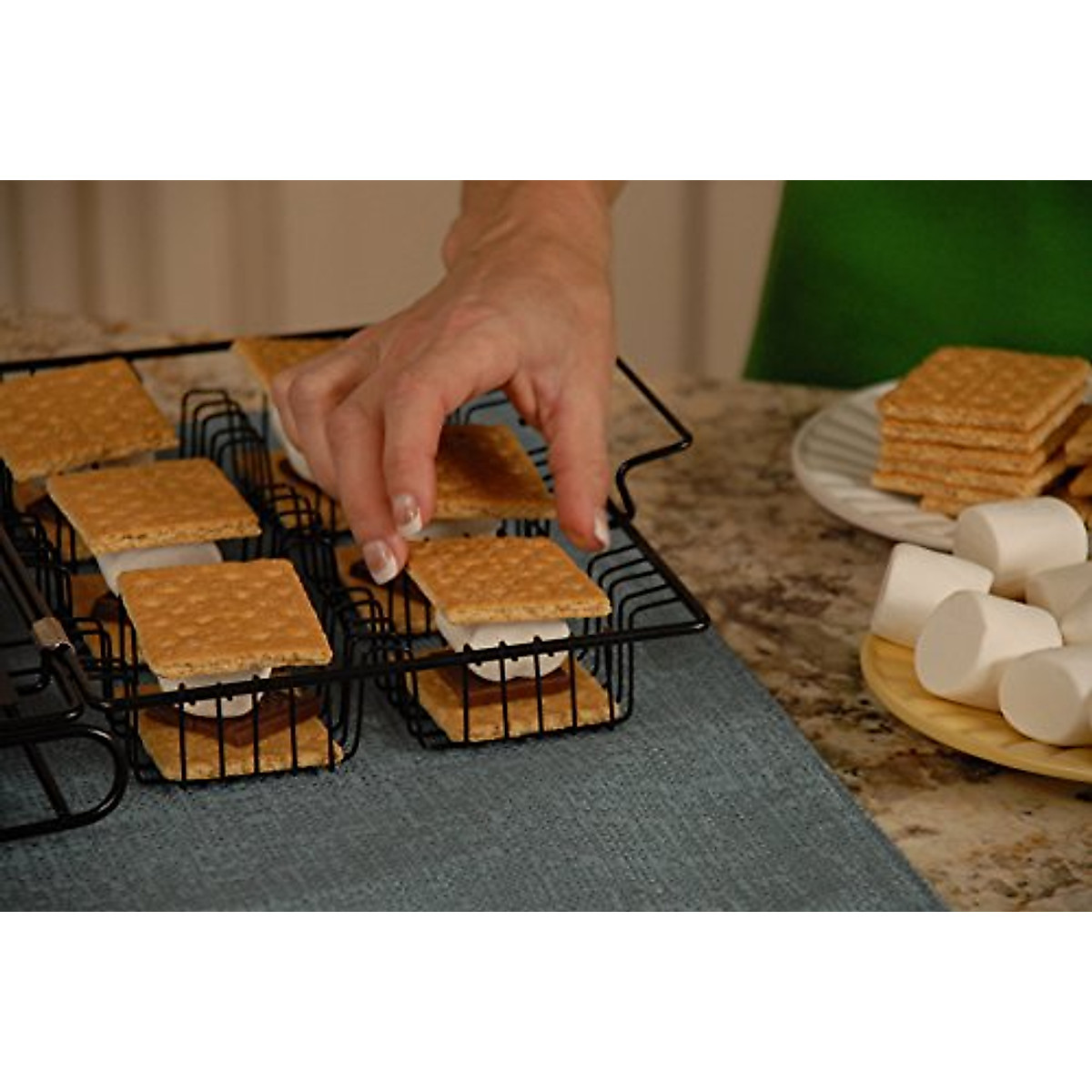 S'more to Love STL-611 Six-S'more Maker