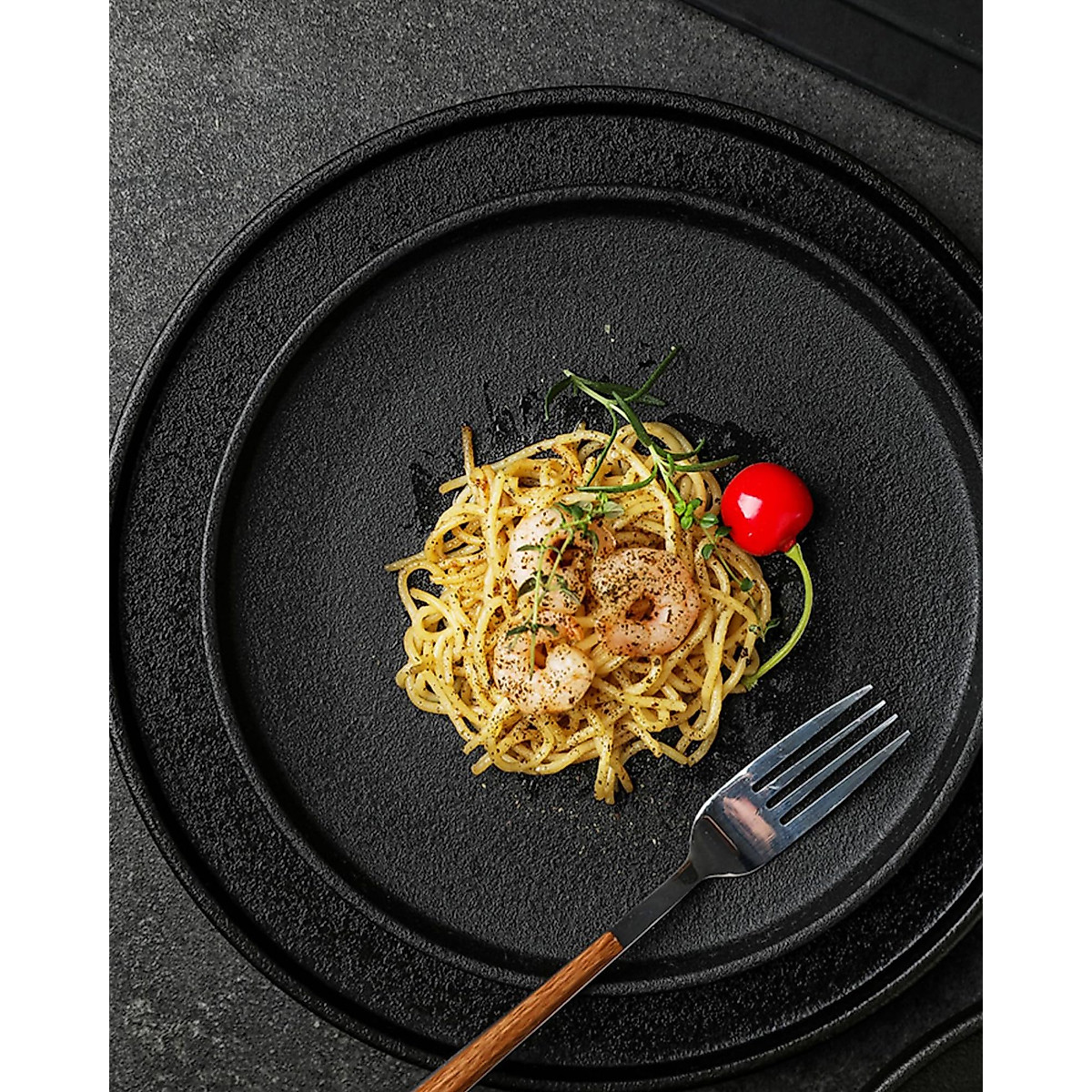 Lareina Dinner Plates, Scratch-resistant, 10.25 Inch Flat Ceramic Plate Set of 4, Porcelain Plates with Lipped Edge for Salad Steak in Kitchen Restaurant, Natural Primitive Texture (Cast Iron Black)