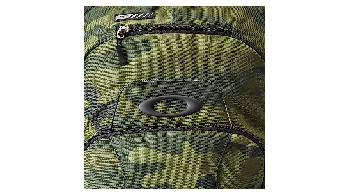 Oakley Blade 30 Backpack - Durable, Salt-Water Resistant Surf Gear