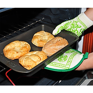 G & F 1688 Dupont Nomex & Kevlar Heat Resistant Oven Gloves, 3-Finger Oven Gloves & Pot Holder Set
