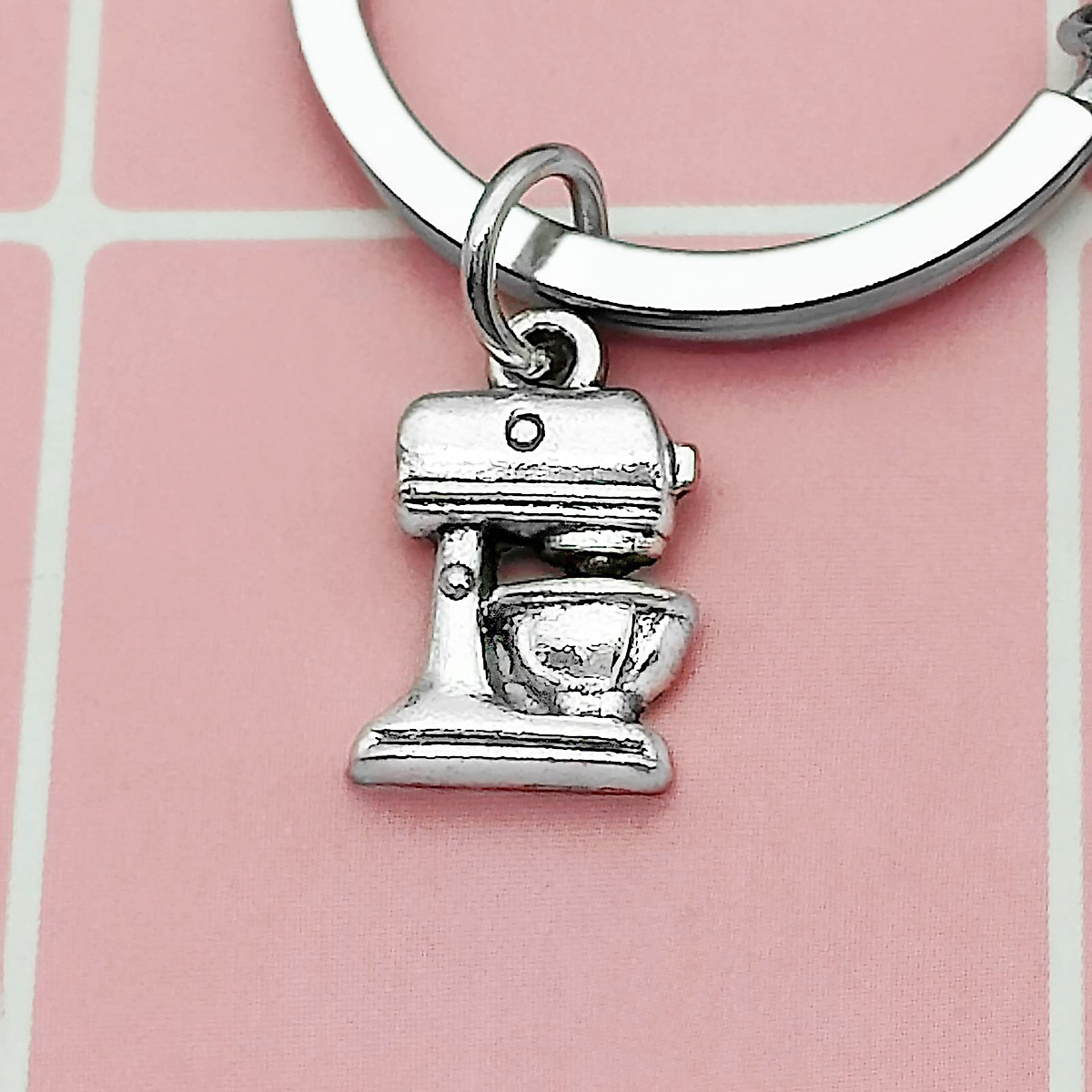 Heigebi Baker Gift Baking Lover Keychain Pastry Chef Gifts for Women Men Baker Keyring Jewelry Culinary Student Culinary School Graduation Gift Thanksgiving Day Christmas Birthday Present