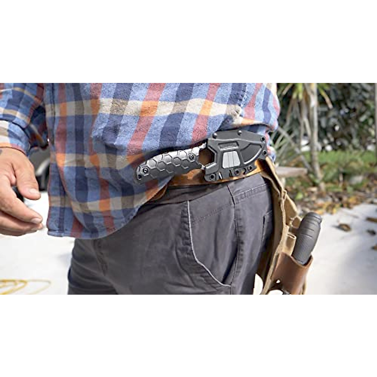 CAMILLUS Comb 7.25" Clip Point Blade Durable Corrosion-Resistant 420 Stainless Steel Outdoor Survival Hunting Fishing Camping Fixed Blade Knife, Molded Sheath with 4 Additional Functions Included