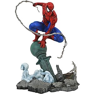 DIAMOND SELECT TOYS Marvel Gallery: Spider-Man PVC Statue, Multicolor 10 inches
