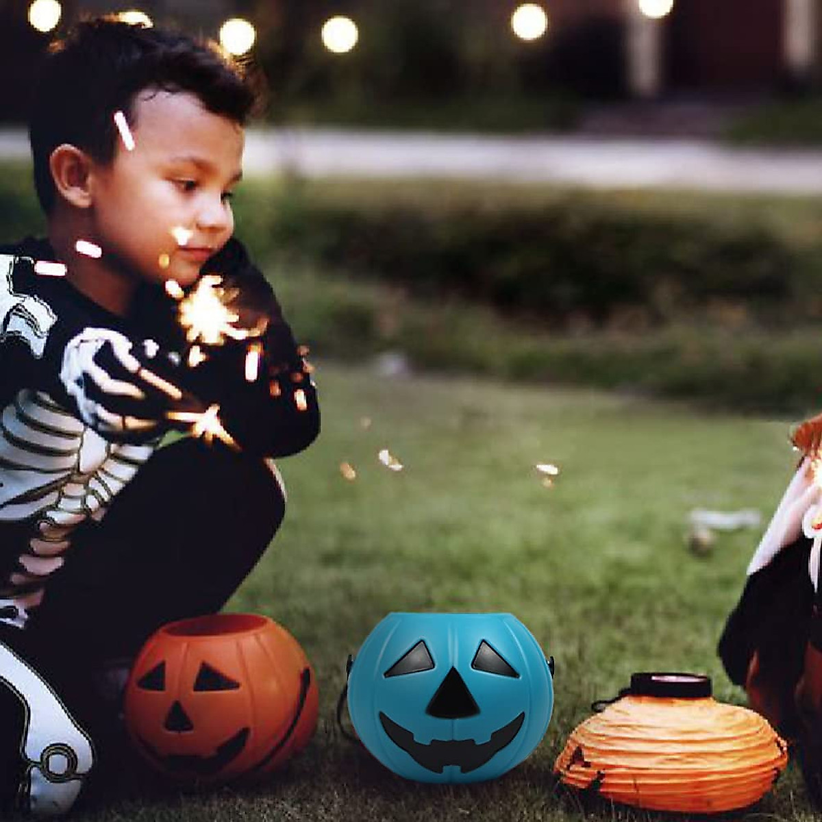 Ipetboom Plastic Pumpkin Halloween Pumpkin Bucket, 2pcs Trick or Treat Pumpkin Bucket Halloween Pumpkin Candy Bucket Pumpkin Candy Holder with Handles Plastic Pumpkin Bucket