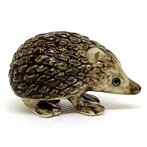 SSJSHOP Hedgehog Dollhouse Miniature Figurines Hand Painted Ceramic Animals Collectible Gift Home Garden Decor,