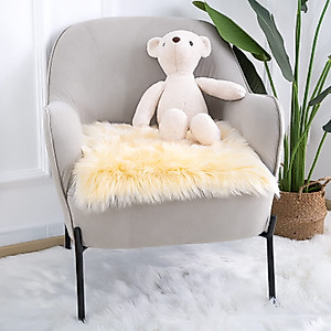 Noahas Black Faux Fur Table Runner,Cute Seat Chair Cushions for Dining Chairs,Fluffy Fur Placemats,Faux Sheepskin Chair Pads,Fuzzy Square Fur Chair Cover,Locker Rug,Table Mat (1.6 x 1.6 ft,1 Pack)