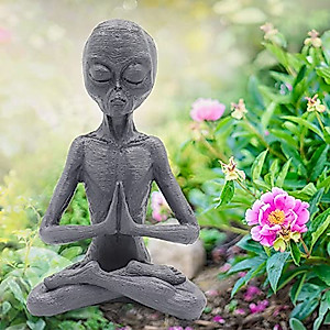 Dnoifne Garden Statue Meditating Alien Sculptures, Meditating Alien Resin Ornament, UFO Indoor Outdoor Garden Decor, Meditating Alien Figurines