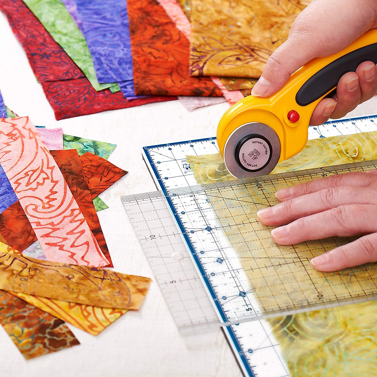 U.S. Art Supply 13.5" x 13.5" Rotary WHITE/BLUE High Contrast Professional Self Healing 7-Layer Durable Non-Slip Cutting Mat Great for Scrapbooking, Quilting, Sewing and all Arts & Crafts Projects