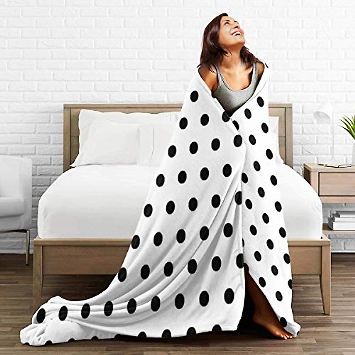 Fleece Plush Throw Blanket Comforter Classic Black White Polka Dot Faux Fur Soft Cozy Warm Fluffy Microfiber Fuzzy Blanket for Bed Couch Sofa Chair Fall Nap Travel Camp Picnic