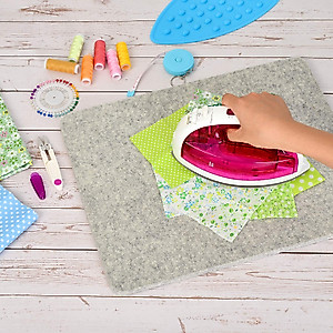 Rdutuok 17x13.5 Inches Wool Pressing Mat for Quilting Ironing Pad Pure Wool from New Zealand Easy Press Wooly Felted Iron Board for Retains Heat, Great for Quilting & Sewing Projects