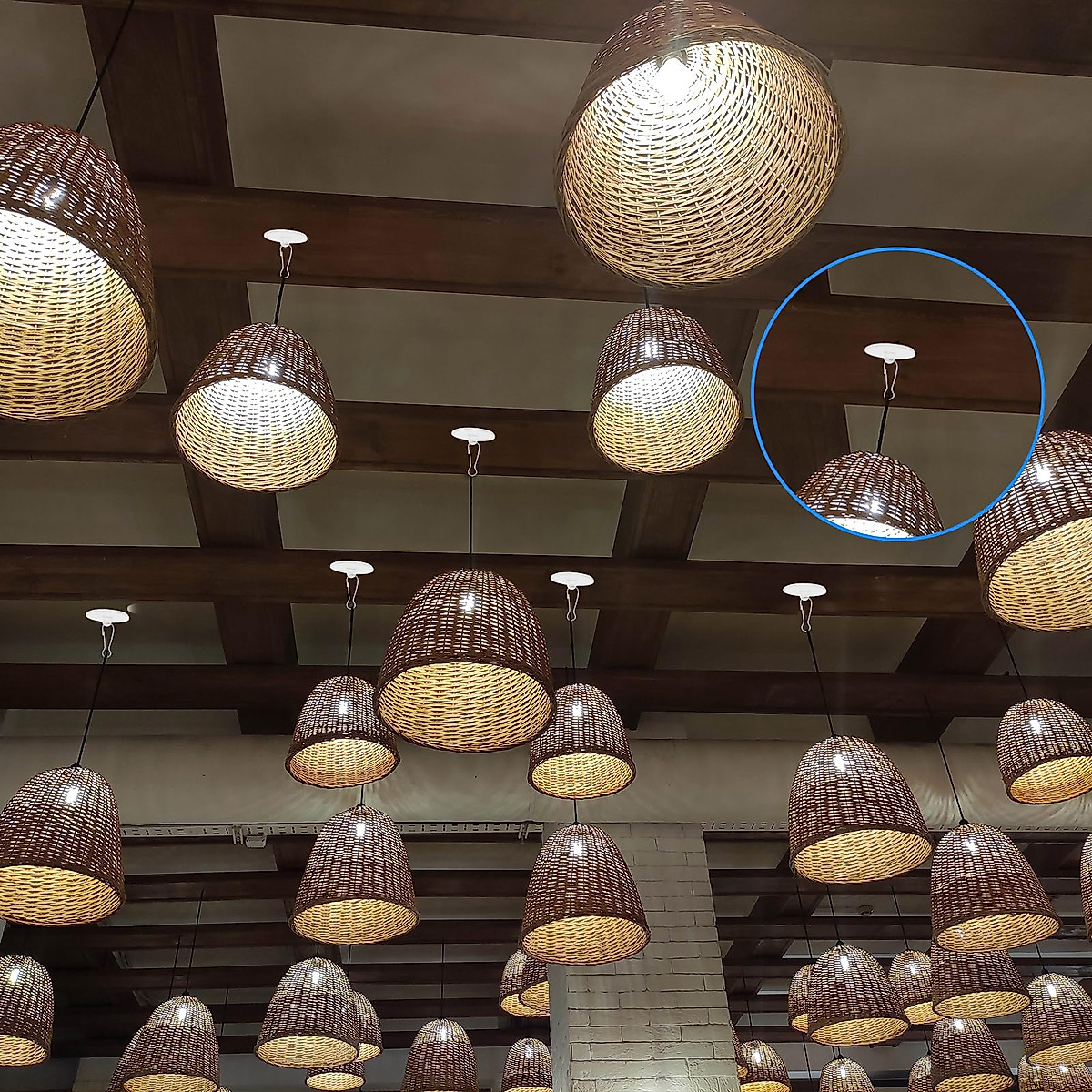 GEEHUA Self Adhesive Ceiling Hook, 30 PCS No Hole Sticky Eye Hooks Wall Small Disc Hook for Hanging Light Plants, Christmas Festival Wedding Decorations Baloon Storage Display(3cm/1.18in)