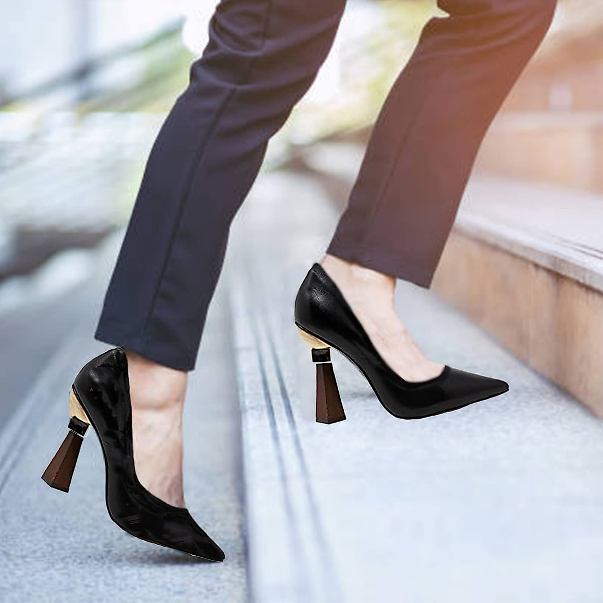 Doreen SELLY Winnie Masterpiece Classic Pointed-Toe Pump with a Geometric Sculptural Wooden Stacked Heel with a Sleek Upper Cut Design High Heel Pumps, Black