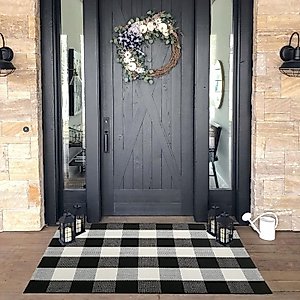 CAINANEL Buffalo Plaid Outdoor Rug 27.5'' x 43'' Black and White Check Rug Front Porch Rug Machine Washable Hand-Woven Layered Door Mats for Front Porch,Farmhouse Decor,Front Door Decor