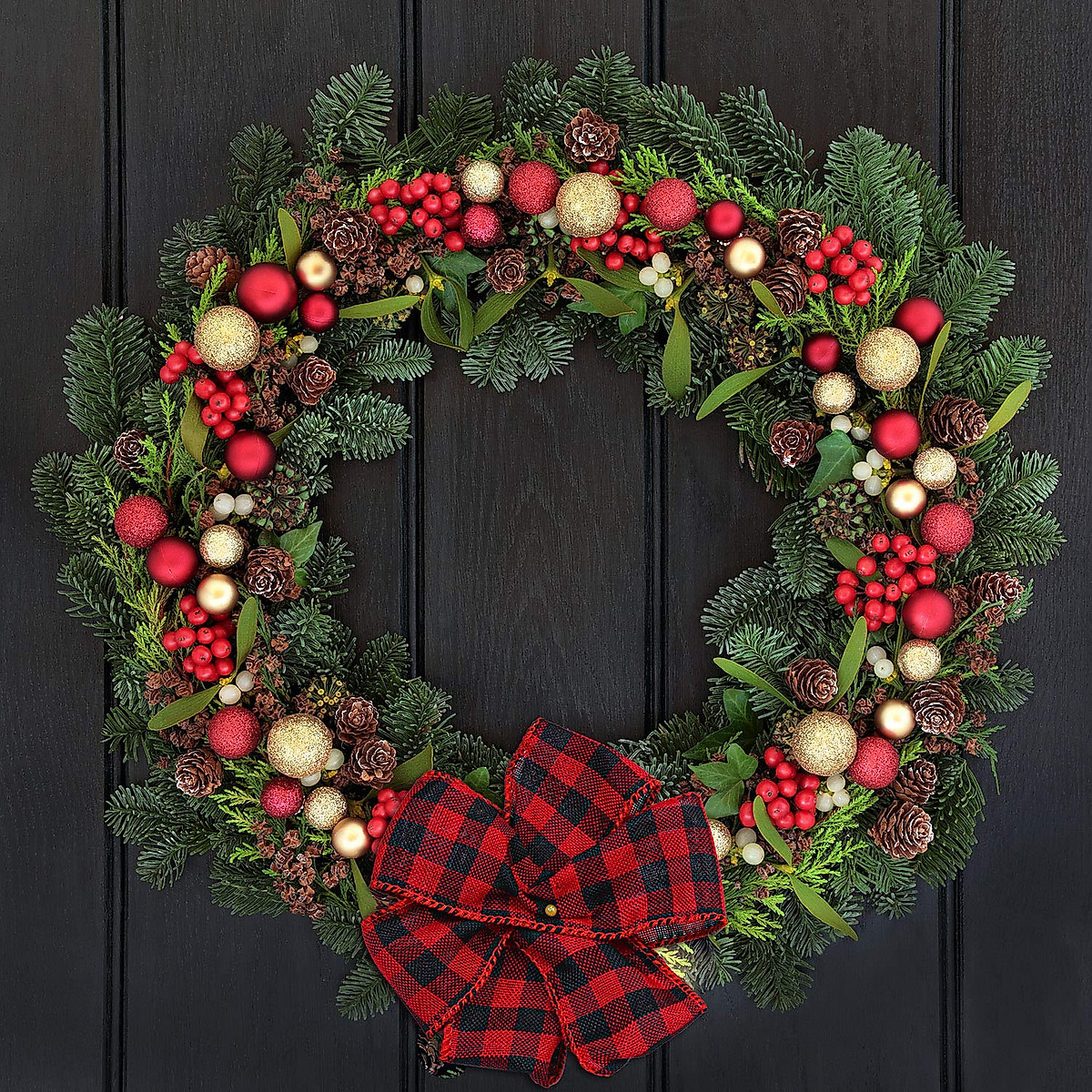 URATOT 2 Rolls Red and Black Plaid Burlap Ribbon Wired Ribbon Christmas Wrapping Ribbon for Christmas Crafts Decoration, Floral Bows Craft, 472 by 1.9 Inches