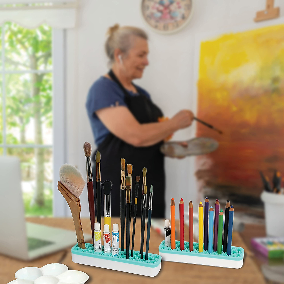 The Beadsmith Keeper Crafter Silicone Holder – Flexible Dividers Accommodate Makeup & Beauty Supplies, Sewing, Art & Paint Brushes, Jewelry Making Tools, Desk/Office Storage