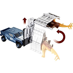 Matchbox Jurassic World Dino Transporters, 1 Vehicle & 1-2 Mini Dinosaurs, Ages 3 Years Old & Up