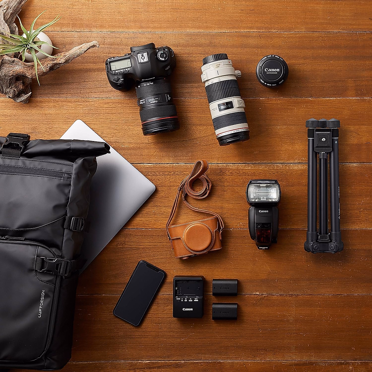 Velbon UT-3AR Camera Tripod, Black