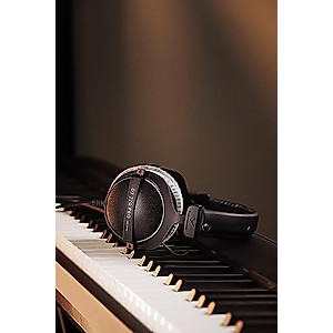 beyerdynamic DT 770 PRO 250 Ohm Over-Ear Studio Headphones in black. Closed construction, wired for studio use, ideal for mixing in The studio