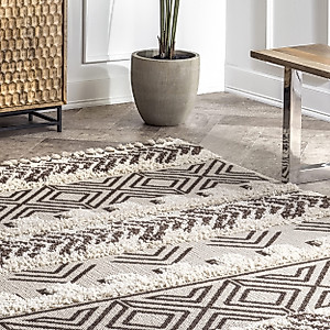 nuLOOM Zuri Shaggy Banded Tribal Area Rug, 4x6, Brown