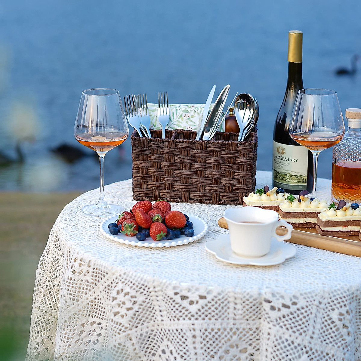 GRANNY SAYS Wicker Utensil Holder Organizer with Handle, Flatware Caddy for Kitchen, Silverware Holder Condiment Organizer, Holds Forks, Knives, Spoons, Napkins and Other Utensils