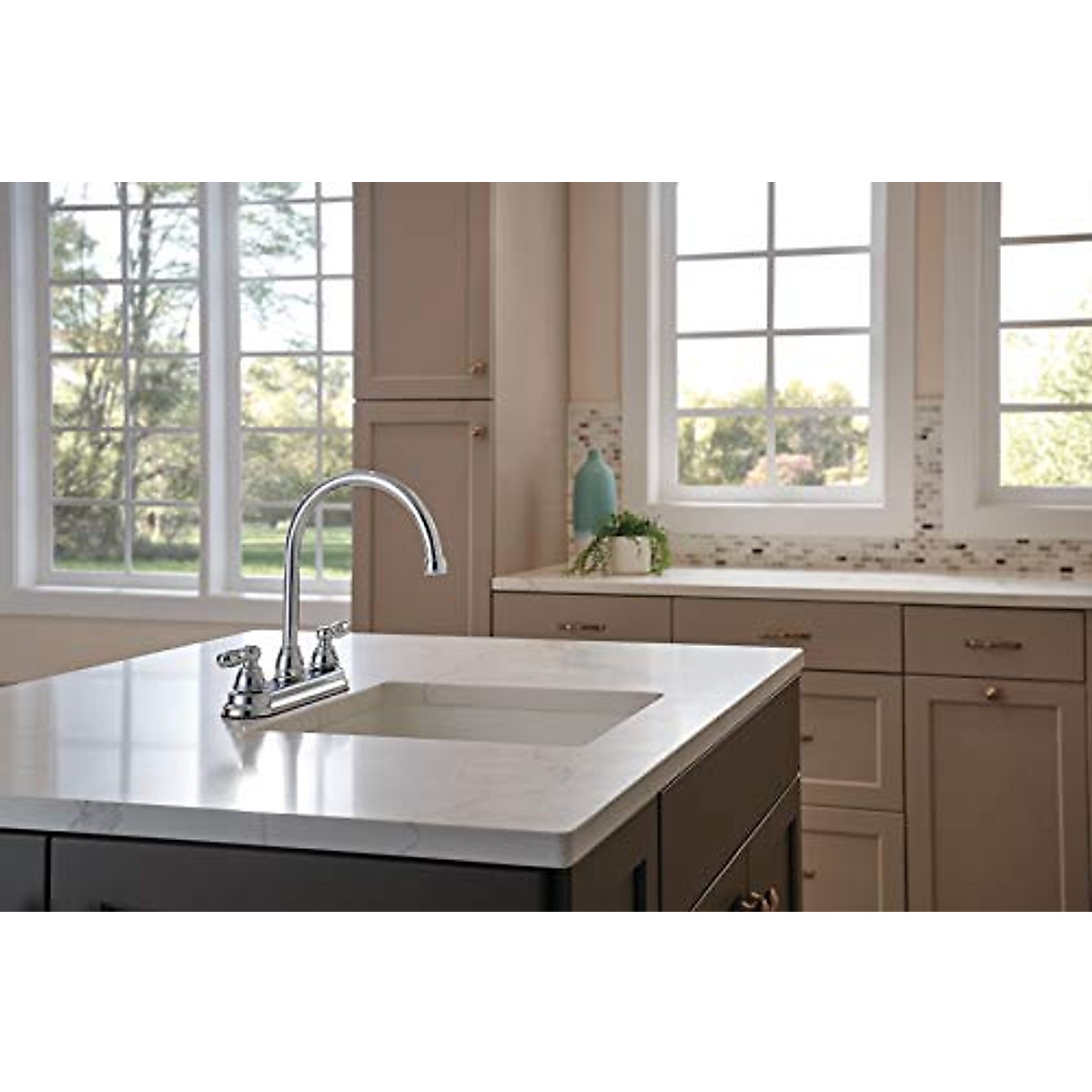 Peerless Claymore 2-Handle Kitchen Sink Faucet with Side Sprayer, Chrome P299575LF