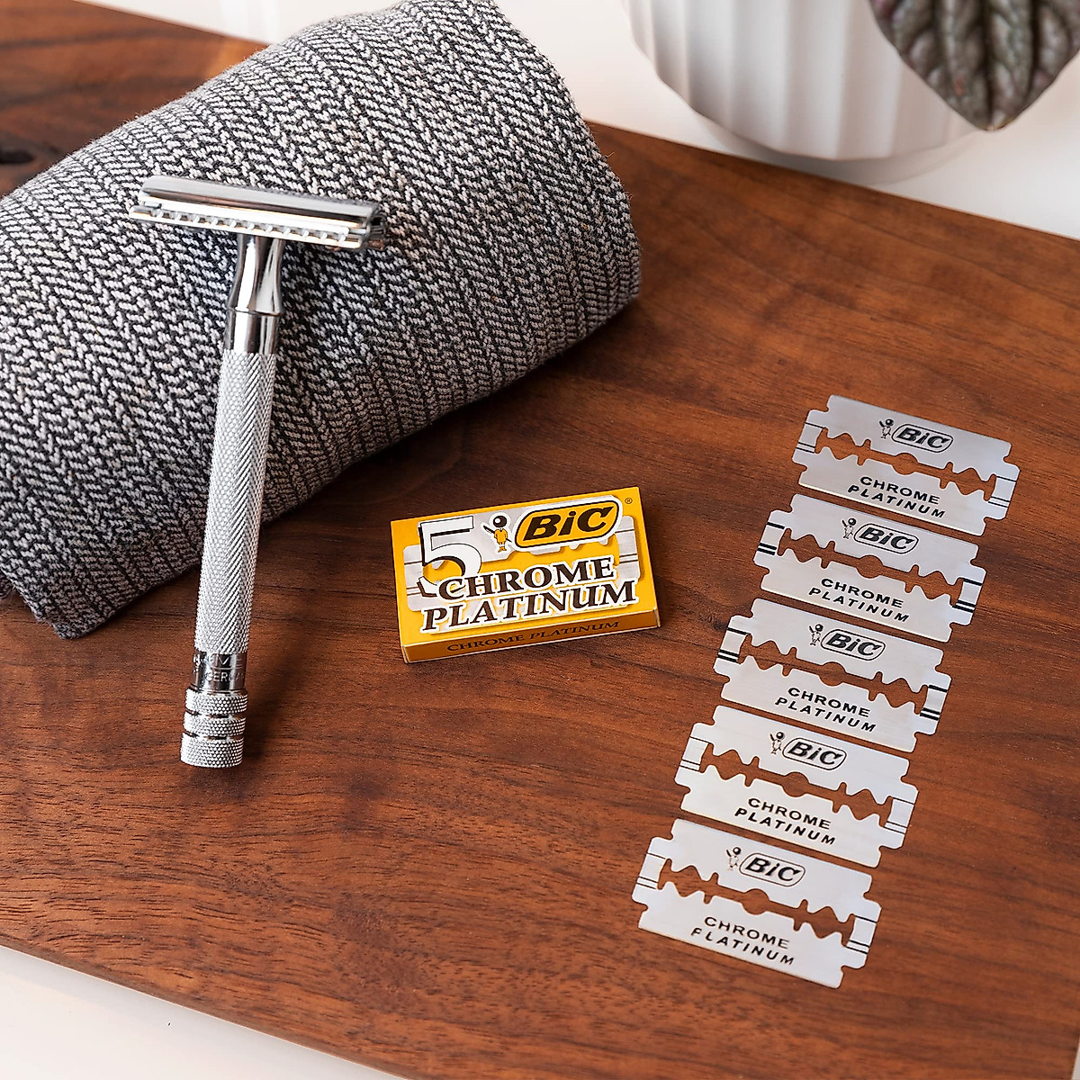 50 BIC Double Edge Razor Blades Chrome Platinum