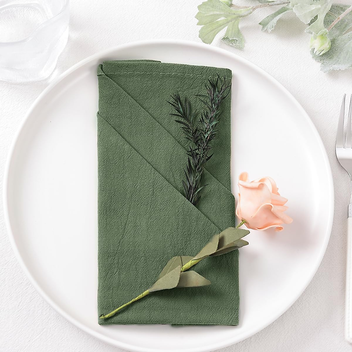 Socomi Christmas Thanksgiving Napkins Olive Green Linen Cloth Napkins Washable Dinner Napkins 17"x17" for Fall Friendsgiving Baby Shower Wedding Decoration Set of 4