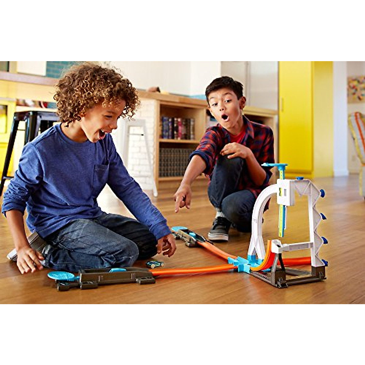 Hot Wheels DLF28 Track Builder System Stunt Kit Playset [Amazon Exclusive]