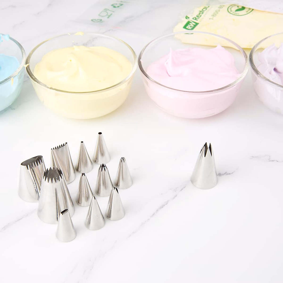 Restaurantware Pastry Tek Piping Tip 1 Open Star Decorating Tip - #1M Dent-Resistant Stainless Steel Icing Tip Dishwasher-Safe Decorate Cupcakes Cakes or Cookies