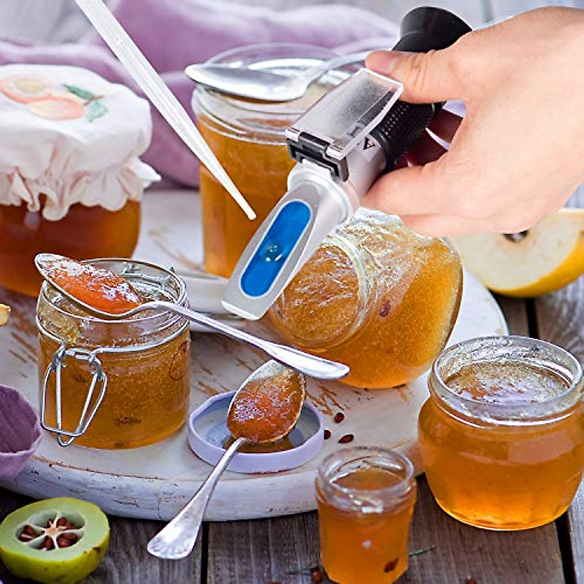 Honey Refractometer with ATC - Tiaoyeer Refractometer for Honey Moisture, Brix and Baume, 58-90% Brix Scale Range Honey Moisture Tester (Honey Refractometer)