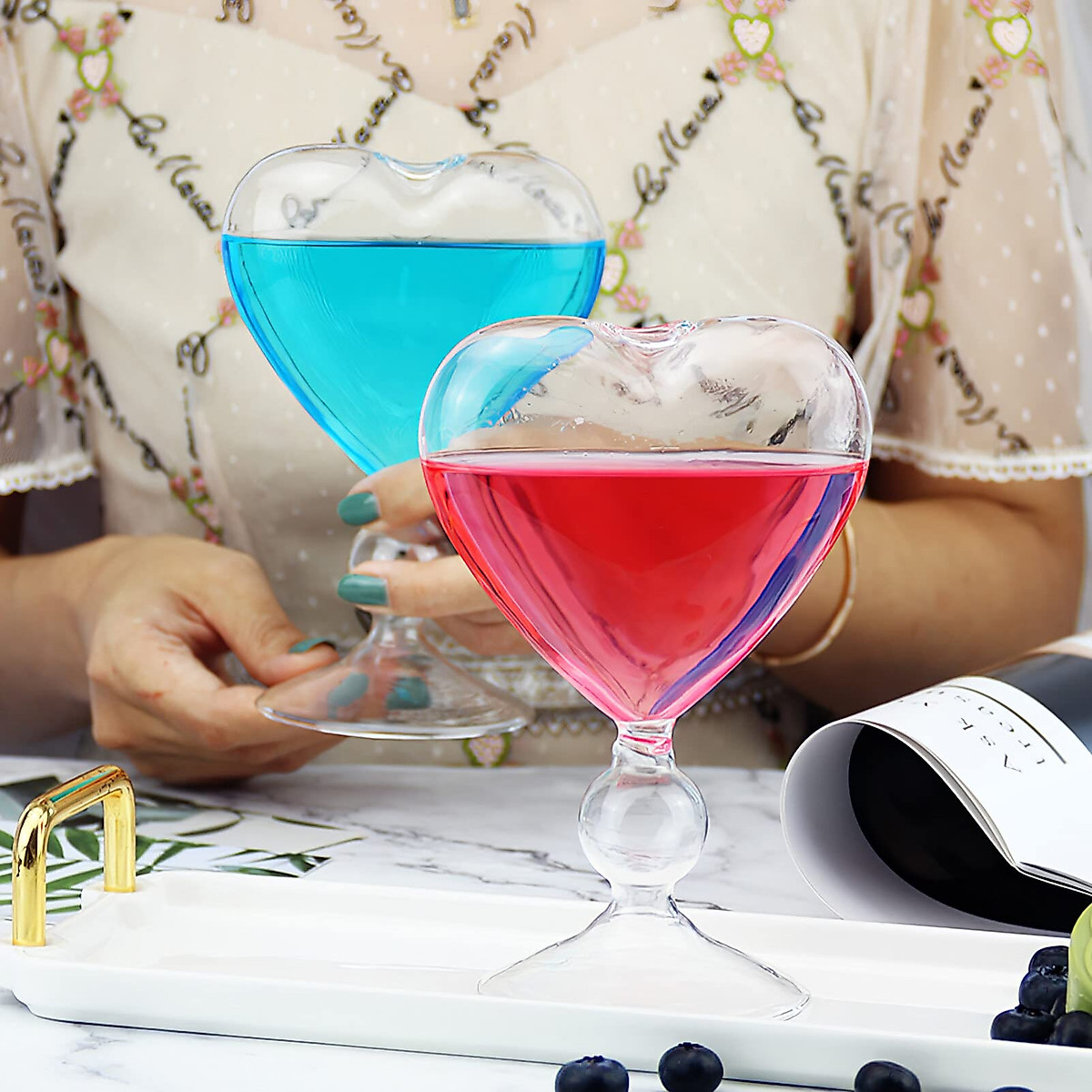 DOITOOL 2PCS Clear Cocktail Glasses Heart Shaped, Cocktail Wine Glass Set of 2 Unique Champagne Glasses Heart Shape Martini Goblet Cups Glassware for KTV Home Bar Club Restaurant