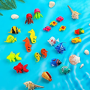 20 Pieces Artificial Moving Fishes Plastic Floating Fishes Lifelike Fish Ornament Aquarium Decorations for Fish Tank (Jellyfish and Seahorses)