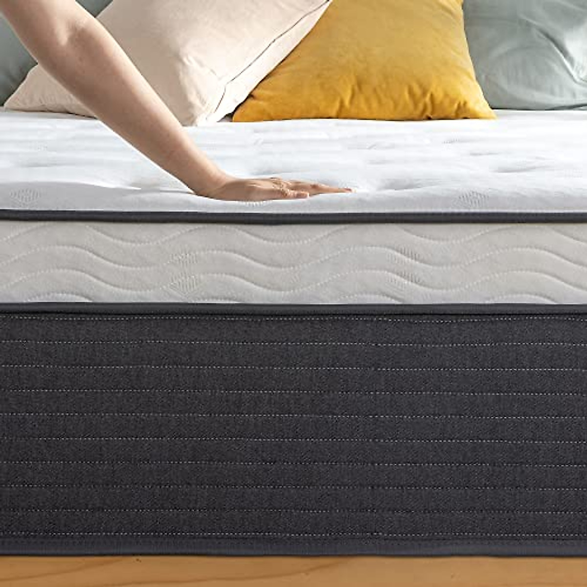 ZINUS 13 Inch Comfort Essential Pocket Spring Hybrid Mattress, King, Pressure Relieving Support, CertiPUR-US Certified, Mattress in A Box