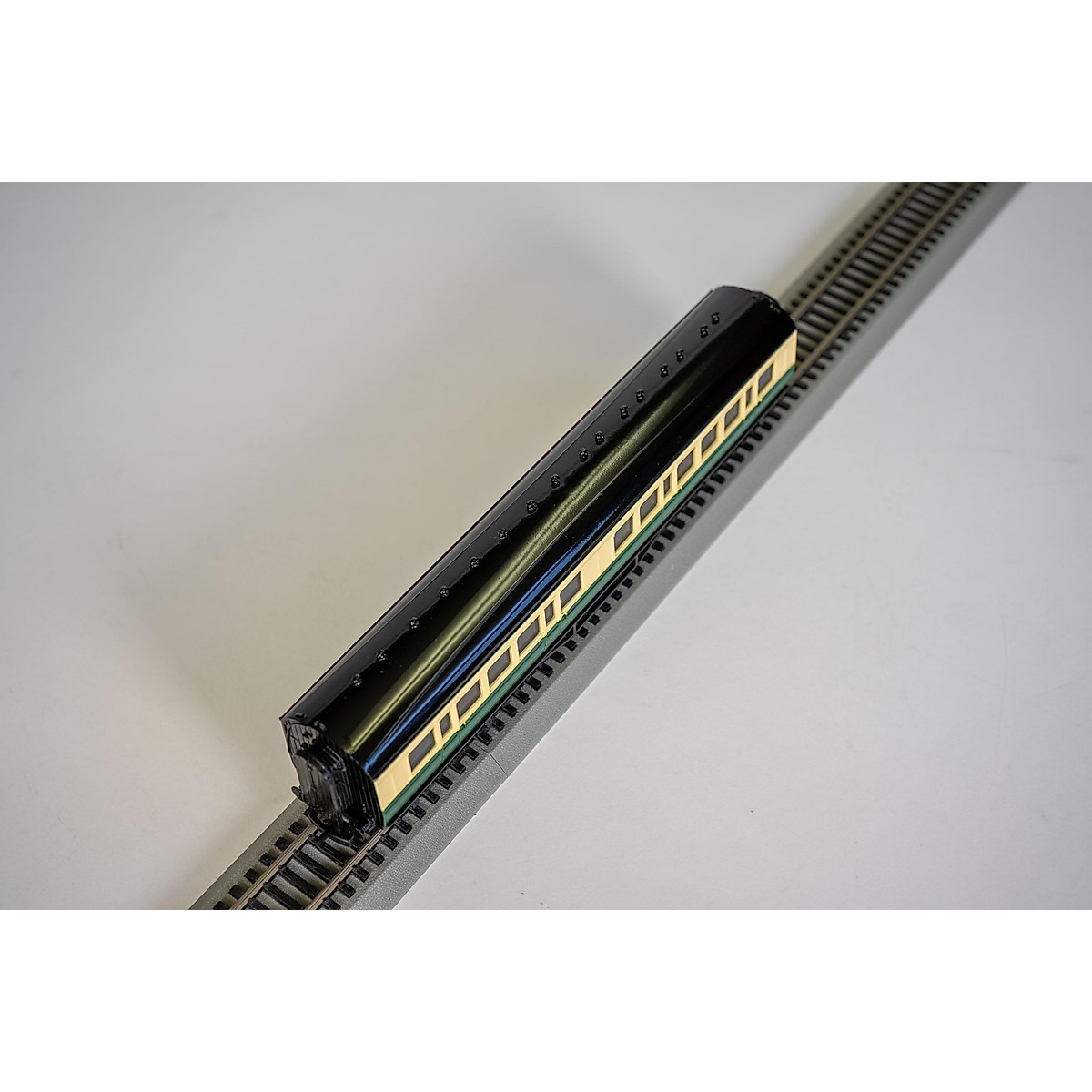 Thomas & Friends Gordon's Composite Coach - HO Scale