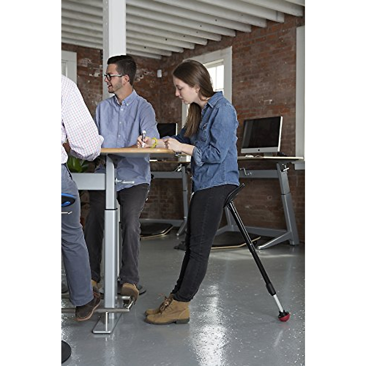 Focal FKS-1000-BK Safco Products Mogo Seat, Leaning Stool, Portable, Indoor/Outdoor Use, Black